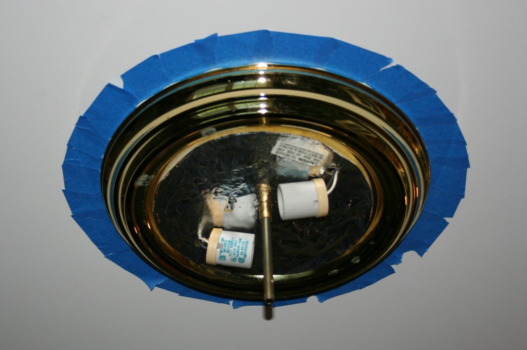 How to Paint an Old {Ugly} Light Fixture! | tempting thyme